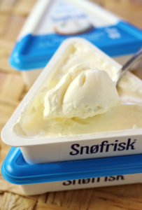 Sponsored Post: Cheesecake Pastries With Figs, Almonds and New Snofrisk ...